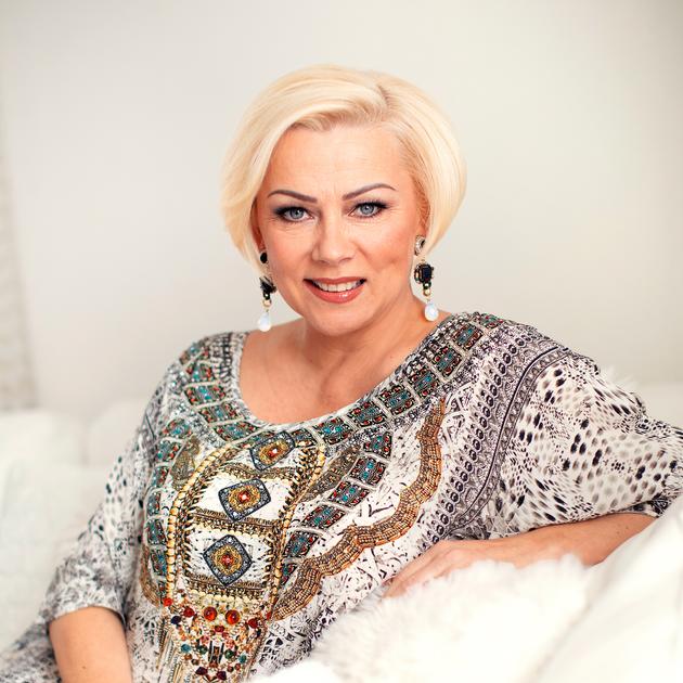 Helena Ahti-Hallberg: ”Mieheni edessä uskallan olla heikko" | Eeva