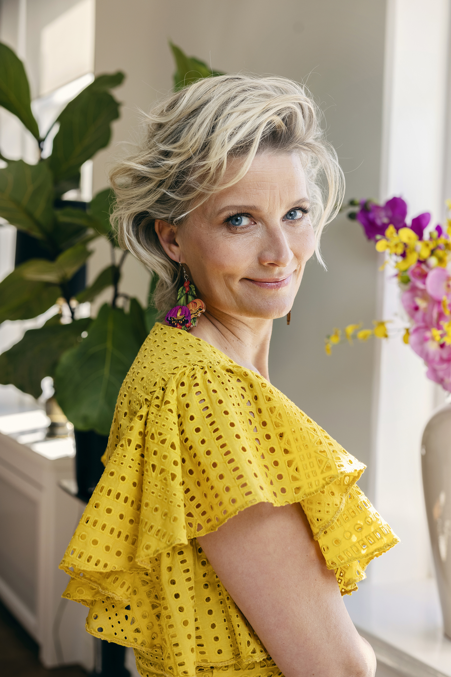 Näyttelijä Vera Kiiskinen esittelee värikkään juhlatyylin | Eeva