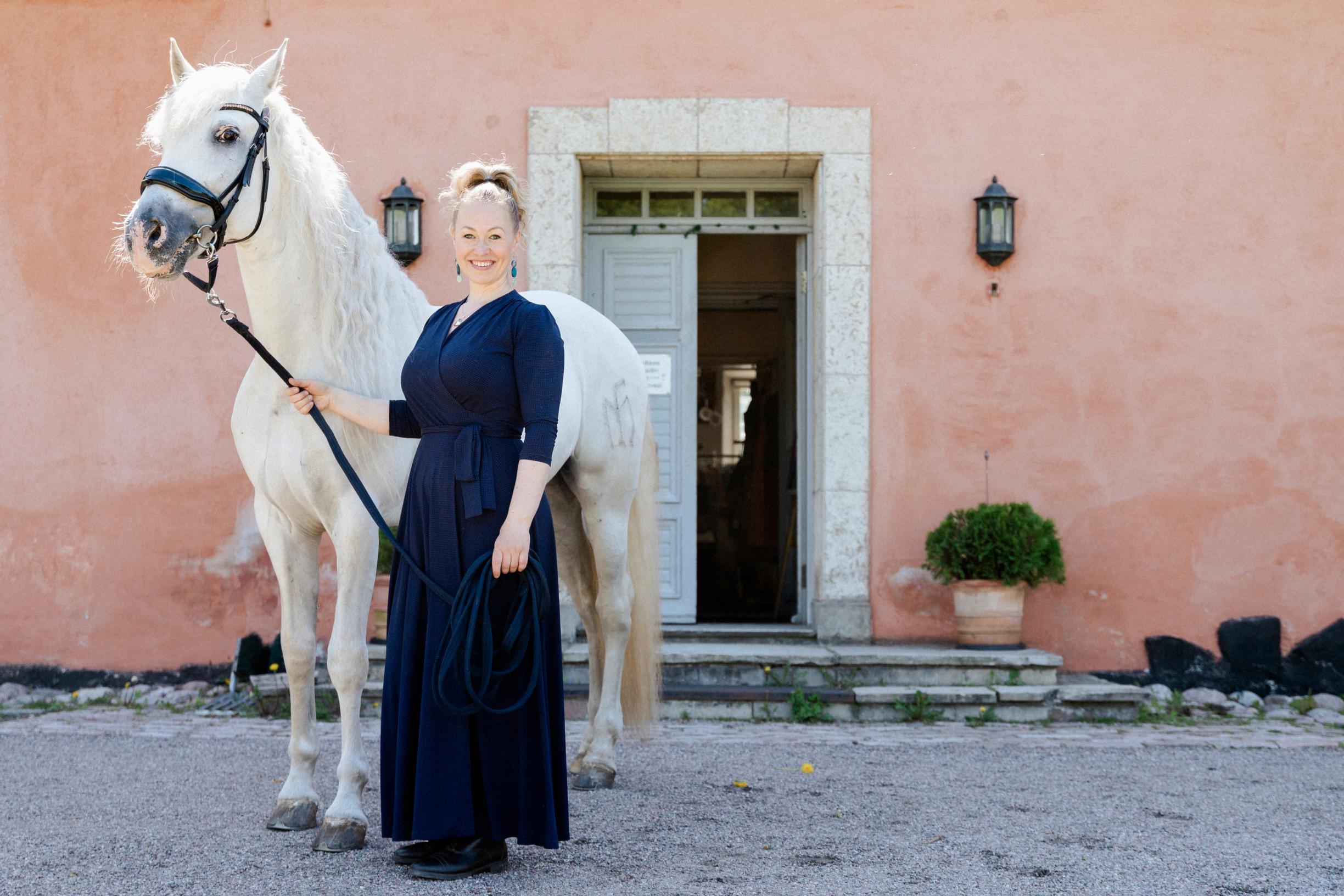 Kaisa Jaakkola: "Saan olla haavoittuvainen ja rikkinäinen” | Kauneus ja ...