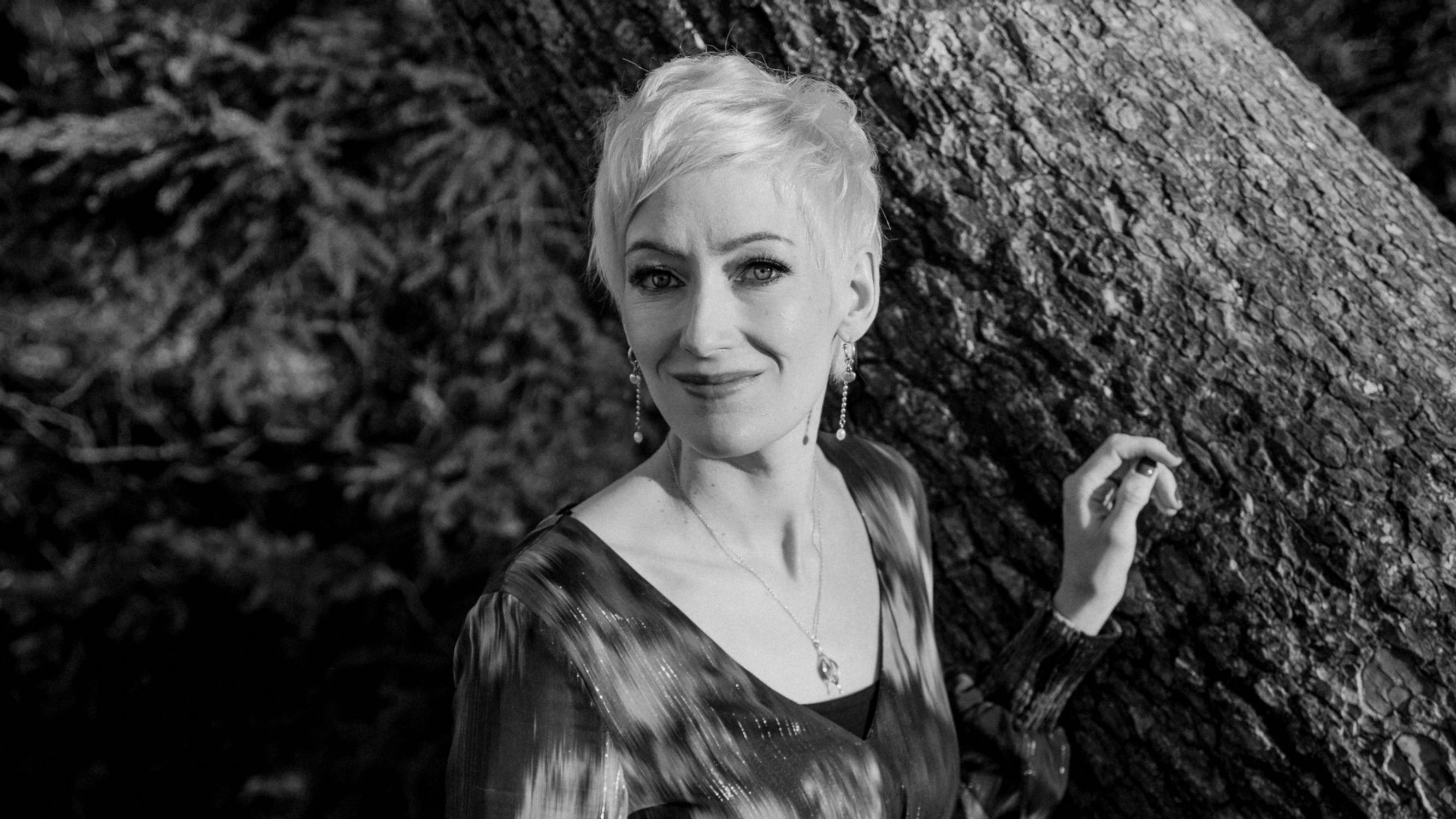 Kirjailija Merja Mäki: ”Evakon jälkeläinen ei kiinny paikkoihin” | Eeva