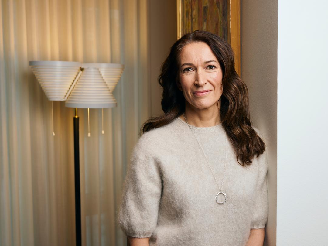 Suzanne Innes-Stubb pohtii naisiin kohdistuvaa väkivaltaa | Eeva